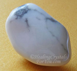 Howlite Meaning & Use: Aids Insomnia & Stress, Calms Anger